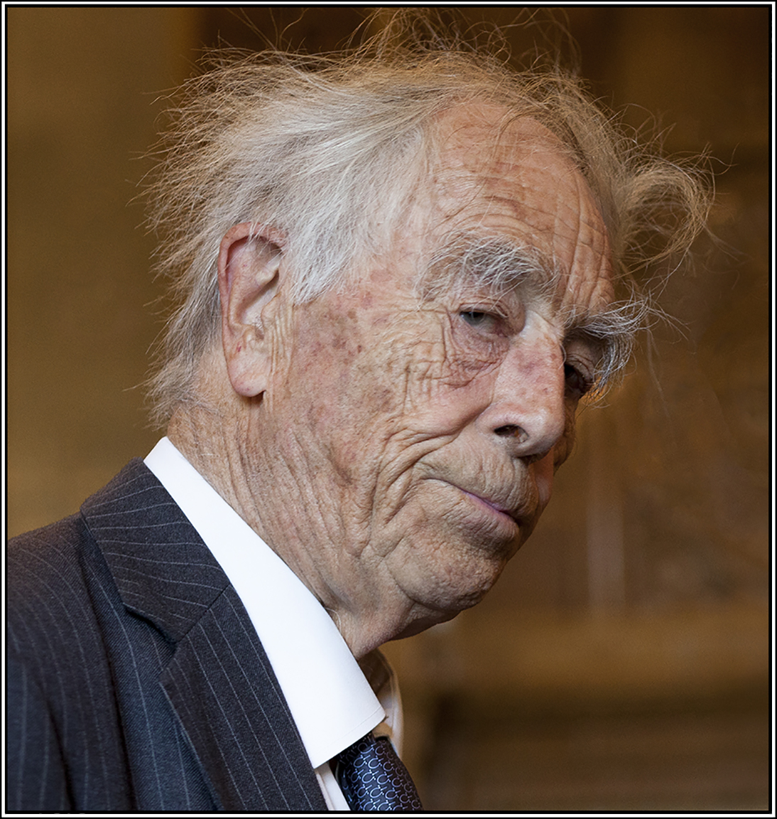 Portraits of an establishment