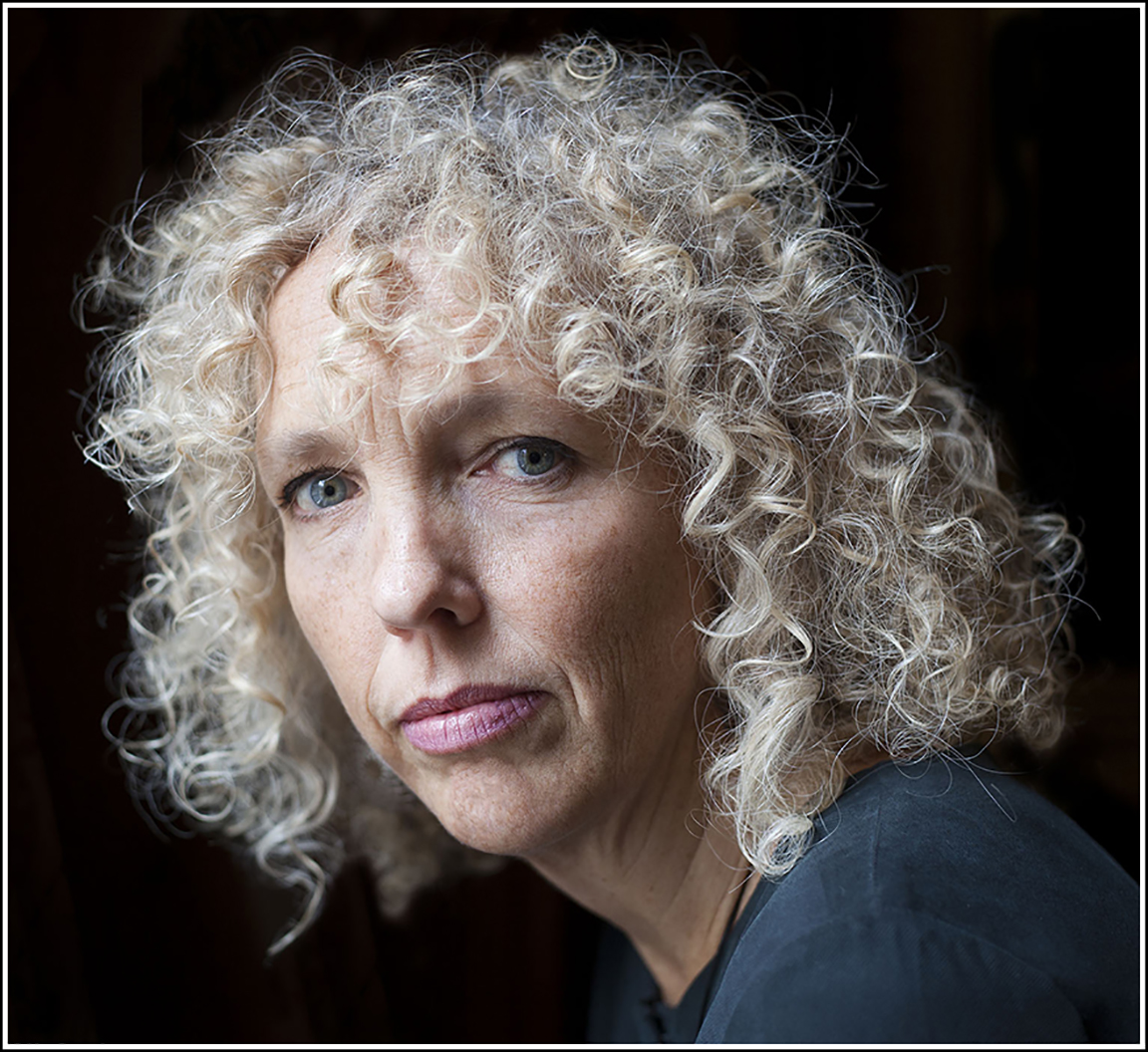 Portraits of an establishment