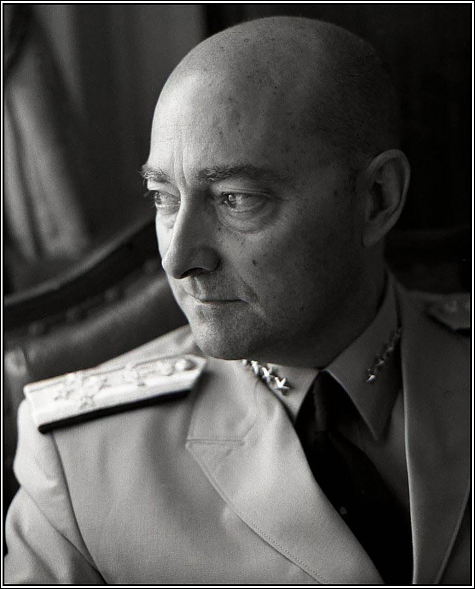 Portraits of an establishment