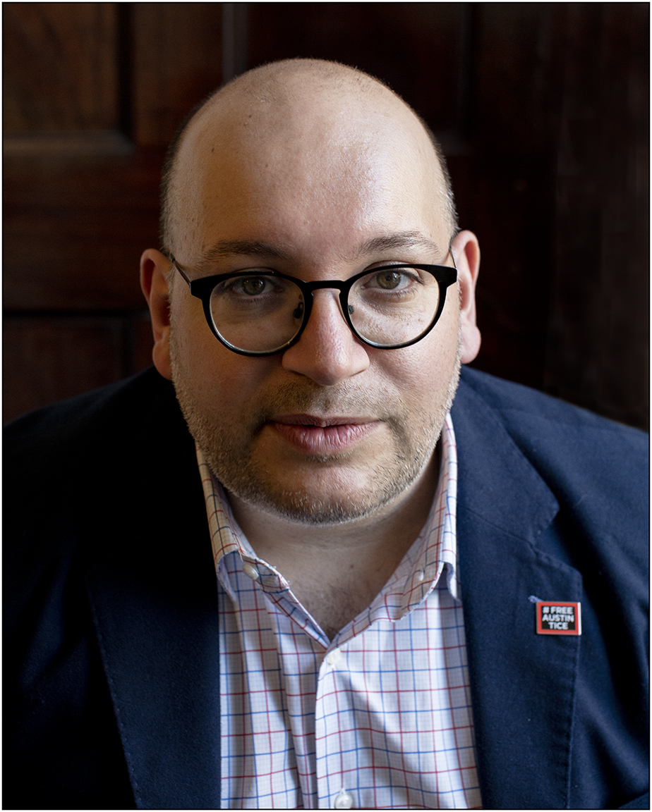 Portraits of an establishment